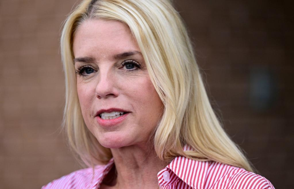 Nach Rückzug von Skandal-Mann Gaetz: Trump nominiert Pam Bondi als ...