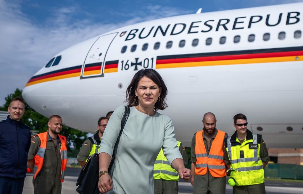 Nächste Panne bei Baerbocks Regierungsflieger: 80 Tonnen Kerosin überm Meer abgelassen